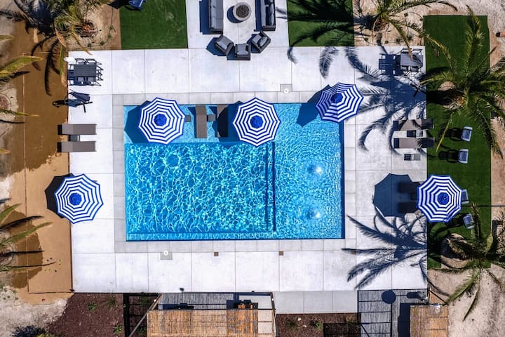 Private Hilltop Family Resort - Sleeps 25+ - 아타스카데로