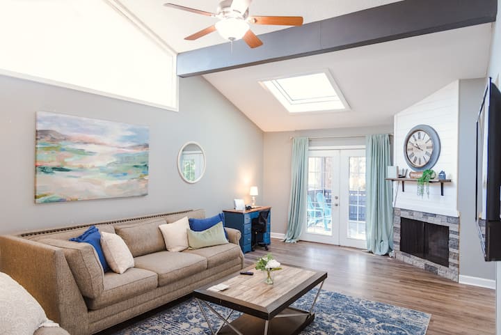 Posh Place: Your Luxury Home Away - Greenwood, SC