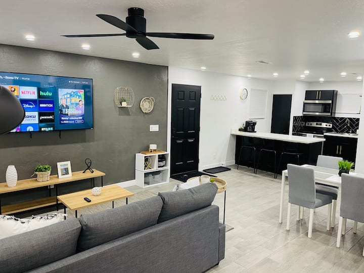 Southern Chic 3br/2ba | Near Downtown + Parking - Flagstaff