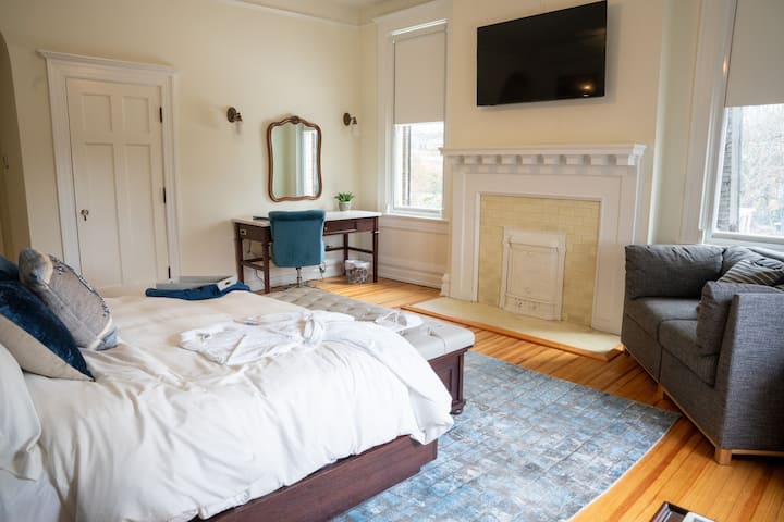 Truitt's Dogwood Suite - LaGrange, GA