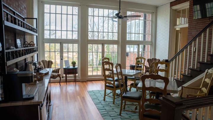 Truitt's Bridal Suite - LaGrange, GA