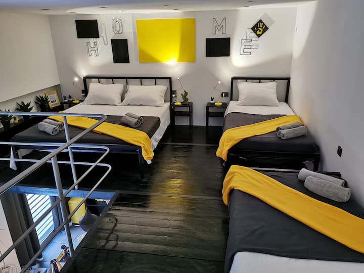 Two Apartments - Blue And Yellow - Split