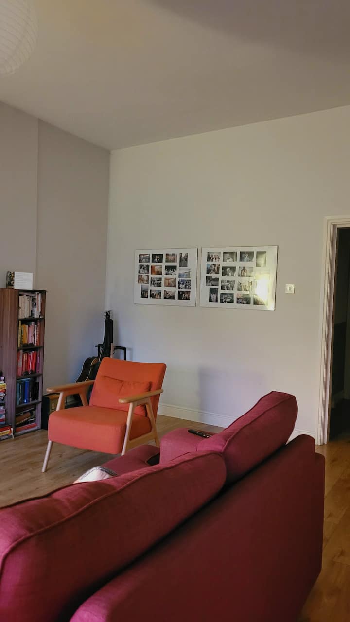 Double Bedroom In Spacious Flat Near City Centre - Liverpool