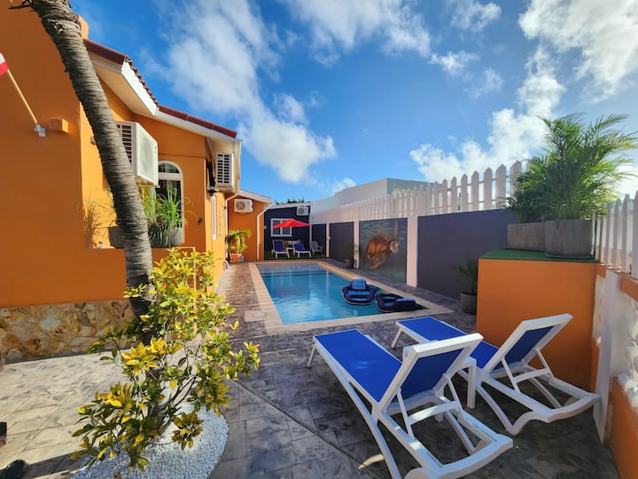 Oasis Eagle Beach Villa Sleeps 12+pool+wi-fi - Aruba