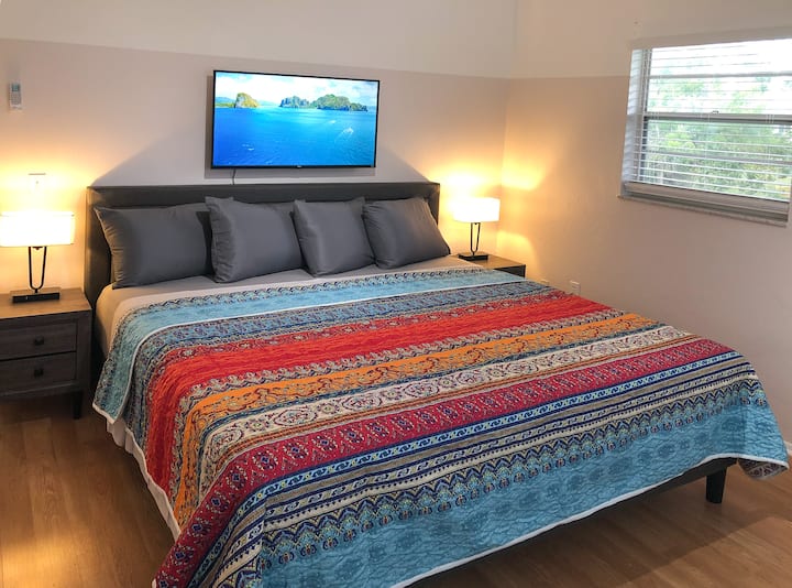 Location! Walk Few Steps To Largest Supermarket - Fort Myers Beach, FL