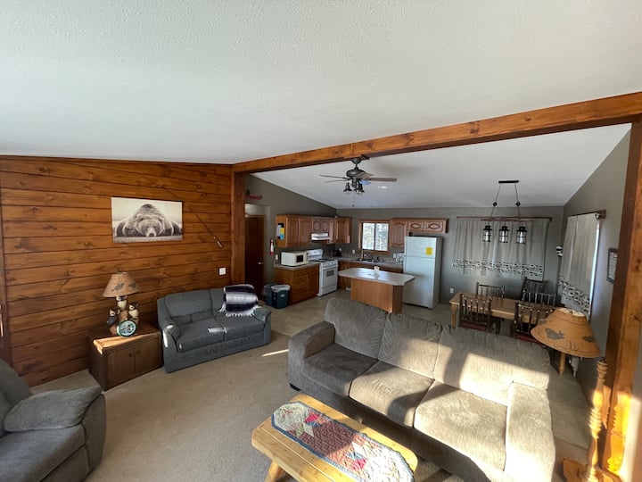 Lake Home, Sleeps 4. Bar On Site - Presque Isle, WI