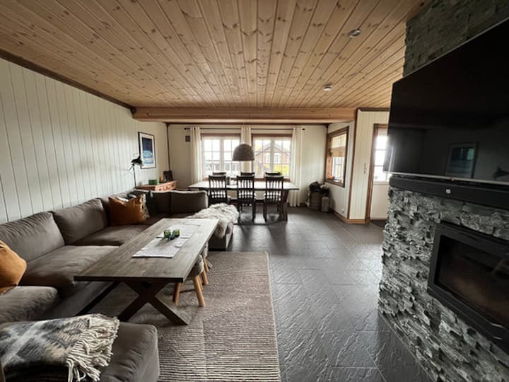 Koselig Og Innholdsrik Hytte - Norway