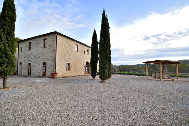 Big Ground Floor Tuscan Apartment, Shared Pool! - Volterra