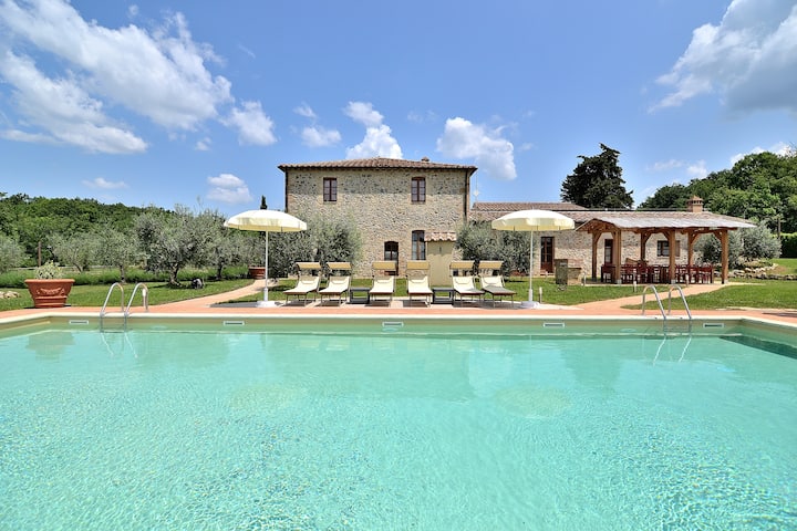 Big Ground Floor Tuscan Apartment, Shared Pool! - San Gimignano