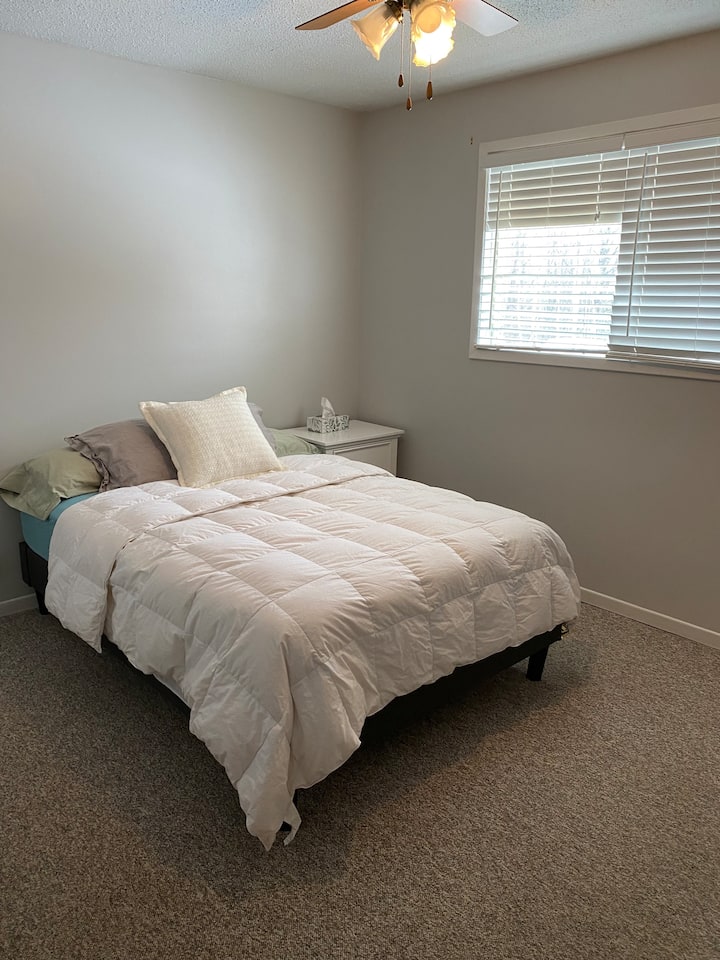 2 Bdrm Lakeview On Nordic Lake - Elliot Lake