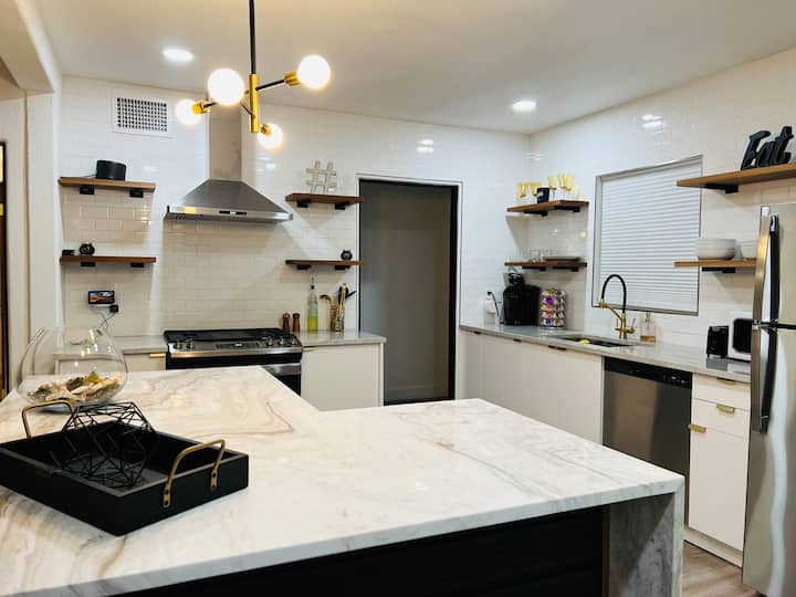 Custom Built Modern Home - Prime Phx Location - Phoenix Art Museum