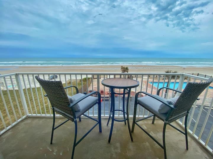 Gorgeous Ocean Front Spacious Studio In Daytona! - Daytona 500 NASCAR