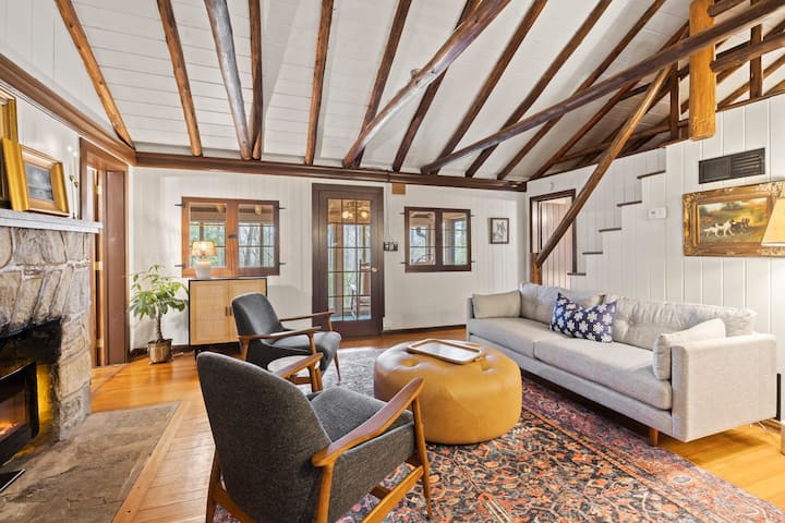 Charming & Cozy Hideaway - Lake Lure, NC