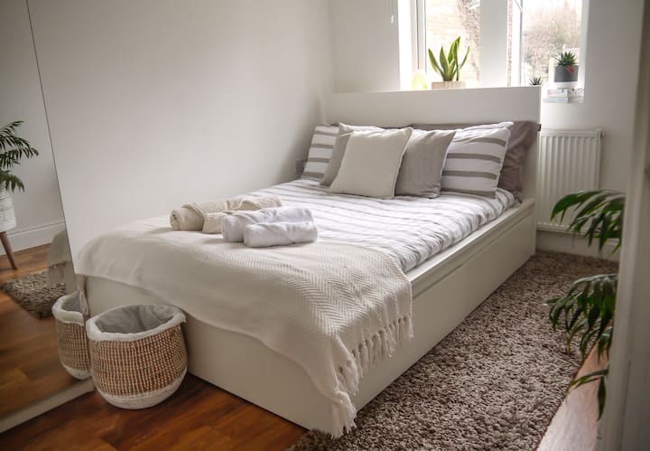 Cozy & Bright Double Bedroom With Ensuite Bathroom - Harrow