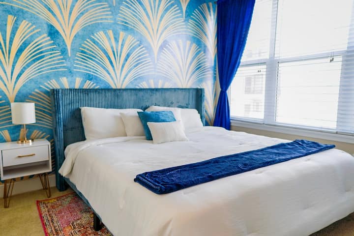 Modern Denver Luxury + Privategarage + King + Pool - Wheat Ridge, CO