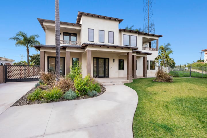 Casa Verde - 5 Bed Suites + Guesthouse, Pool & Spa - Manhattan Beach, CA