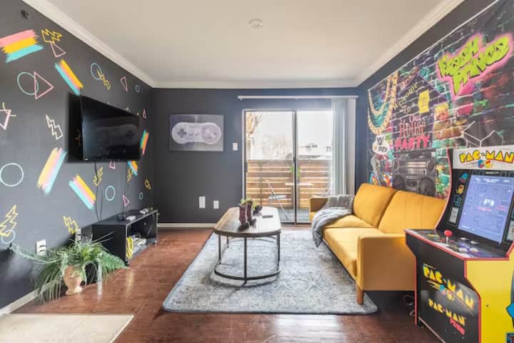 9o's In Houston 8min To Nrg Walk To Medical Center - Houston, TX