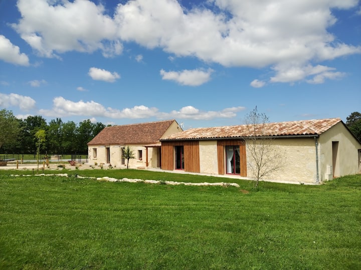 Calme, Proche Bergerac Périgord. Idéal Groupes. - Bergerac
