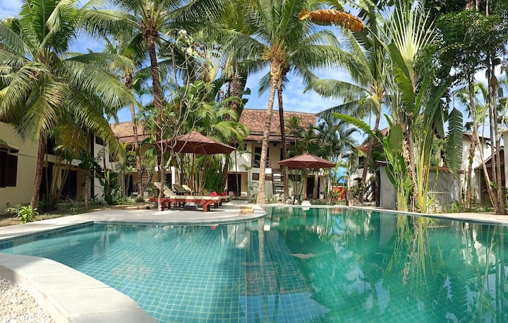 4sglbeds-familydeluxe&freewifi &Balcony&poolview - Cambodia