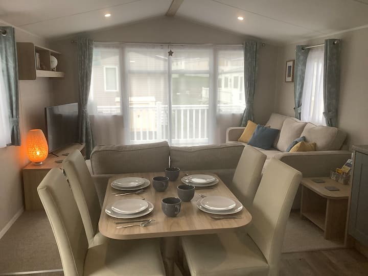 A Lovely Static Caravan Near Widemouth Bay - Stratton