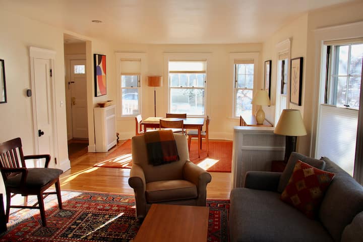 Cambridge Retreat - Sunny 2br - Close To Harvard - Belmont, MA