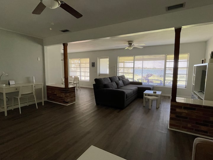 Newly Remodeled Lakefront Vacation Home - Winter Haven
