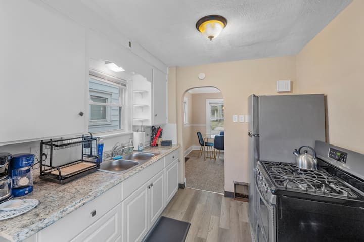 Updated 2 Bed Close 2 Hospitals - Toledo, OH