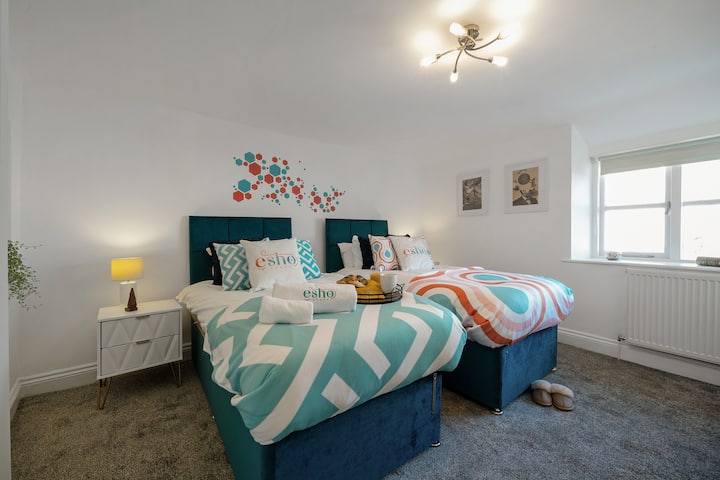 Near Swindon / 2 Bed / 1 Bath / Central / Sleeps 3 - Cirencester