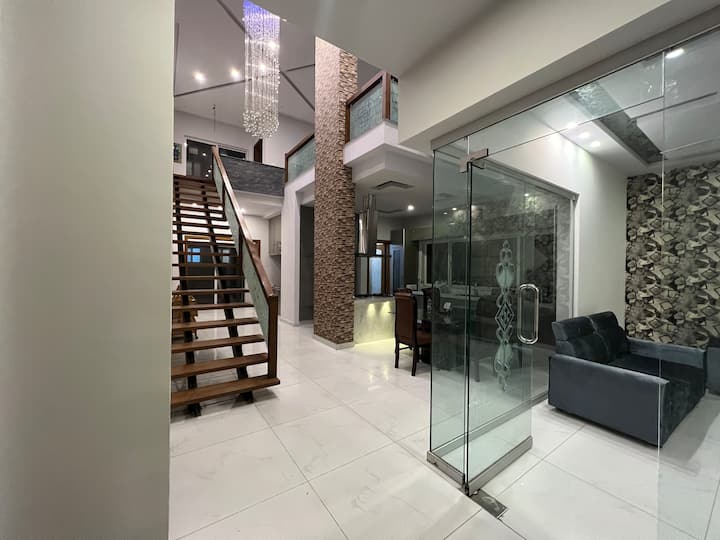Luxury 5 Bed Room House. - Pakistan