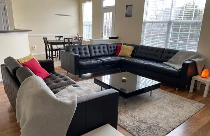 Modern, Relaxing, Peaceful Home Near Mkt And Hpu - High Point, NC