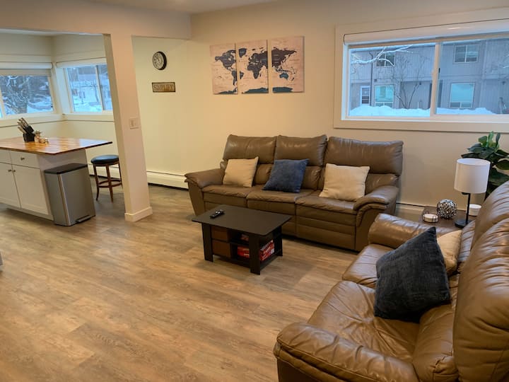Cozy 2-bedroom Apartment Near Airport In Spenard - Anchorage