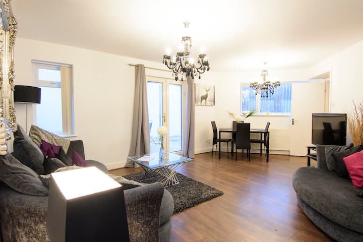 Liverpool Near Town Centre Huge Ground Apartment - Liverpool