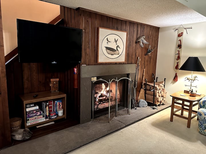 Ski In/ski Out 3 Br Mountainside Condo! - Nellysford, VA