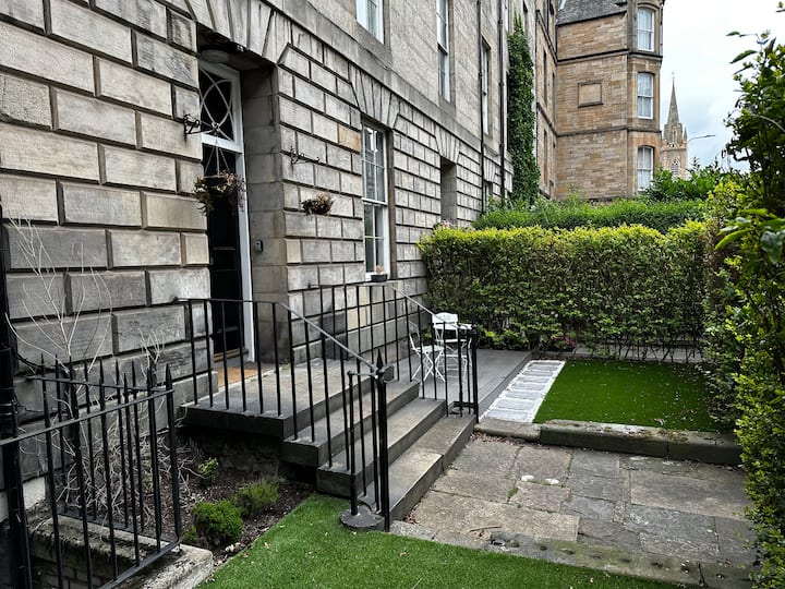 Cosy Georgian Apartment - Edinburgh