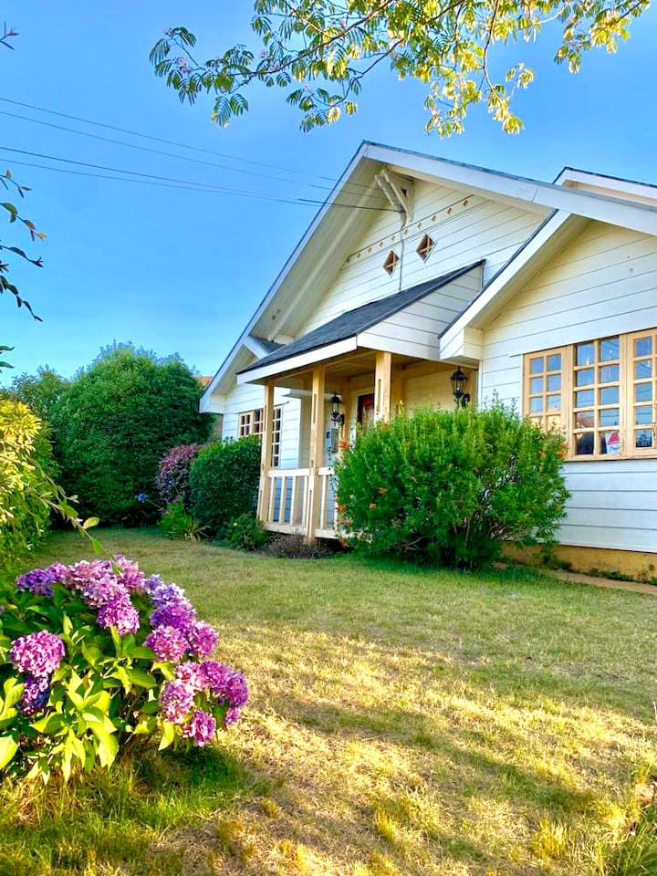 Amplia Casa En Pingueral - Tome