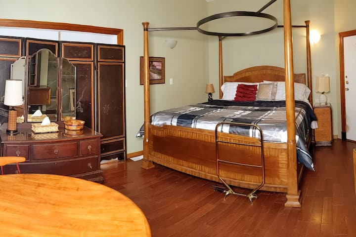 Quiet, Clean & Relaxing Home In Strawberry Vale A - Langford