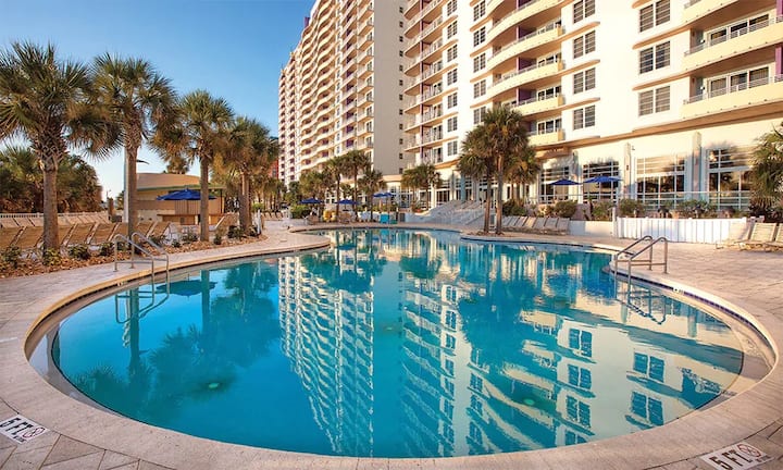 Ocean Walk 2 Bedroom. - Daytona Beach, FL
