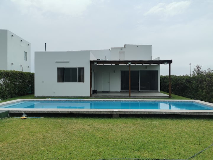 Casa De Playa Condominio Costa Del Campo Km 84.4 - San Vicente de Cañete