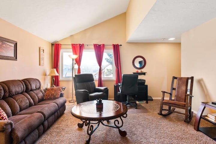 Cozy Condo With Many Amenities - St. George, UT