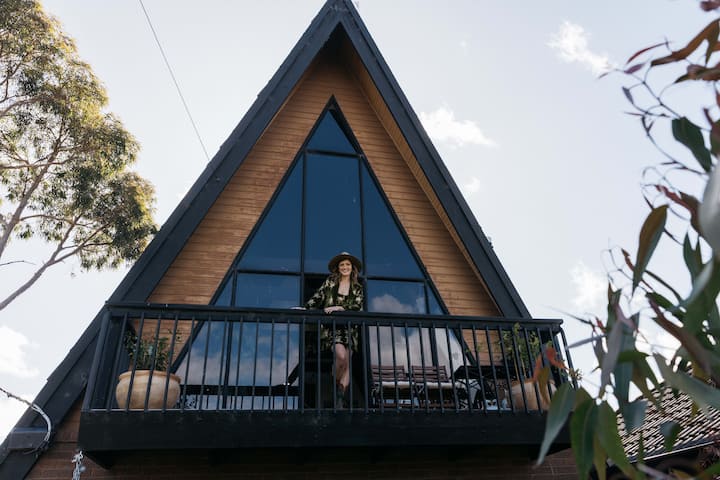 Magical A-frame House With Sauna - Drysdale