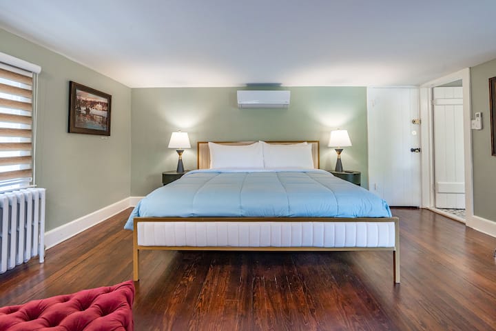 Colonial King Room - 3 - Lambertville, NJ