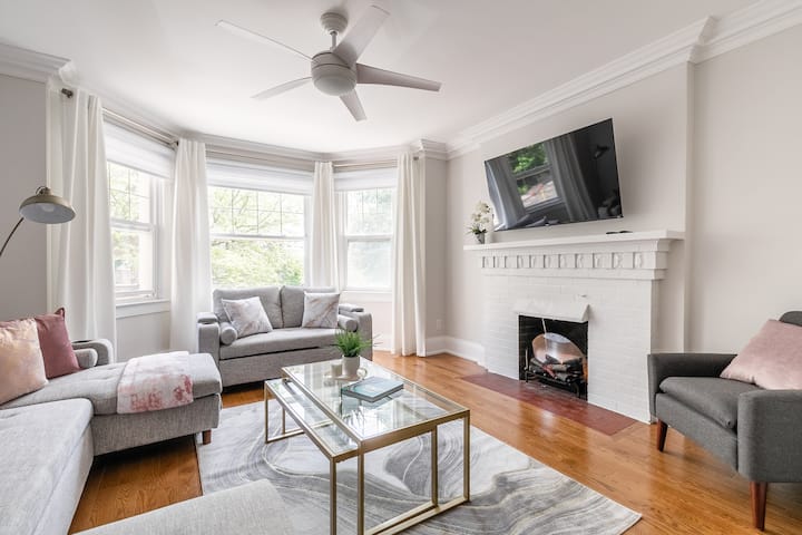 Bright & Spacious 2br Apartment Near Casa Loma - Toronto