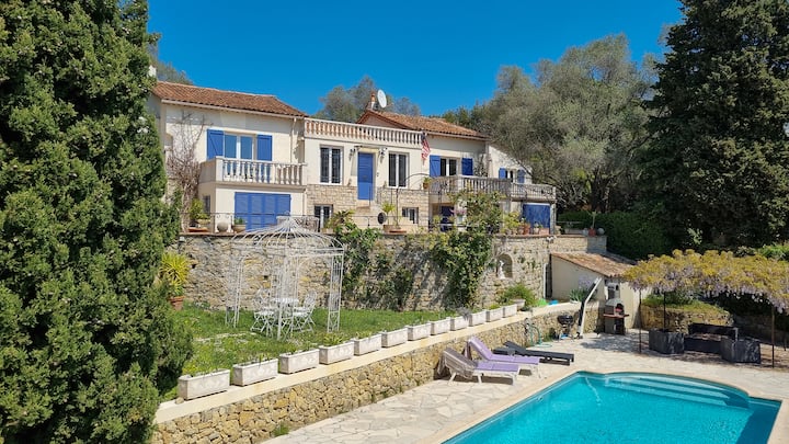 Somptueuse Villa Dans Les Hauteurs De Cannes - Cannes