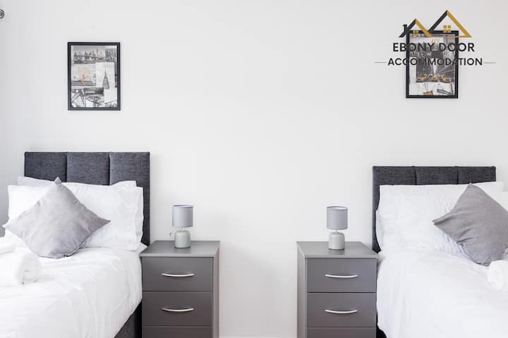 Barking Riverside Accommodation Sleeps Up To 8 - Barking