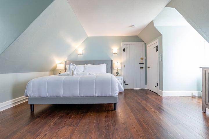 Colonial King Room - 5 - Lambertville, NJ