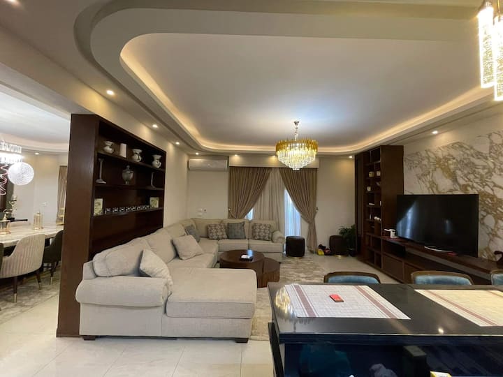 New Cairo Deluxe Modern Condo - Egipto