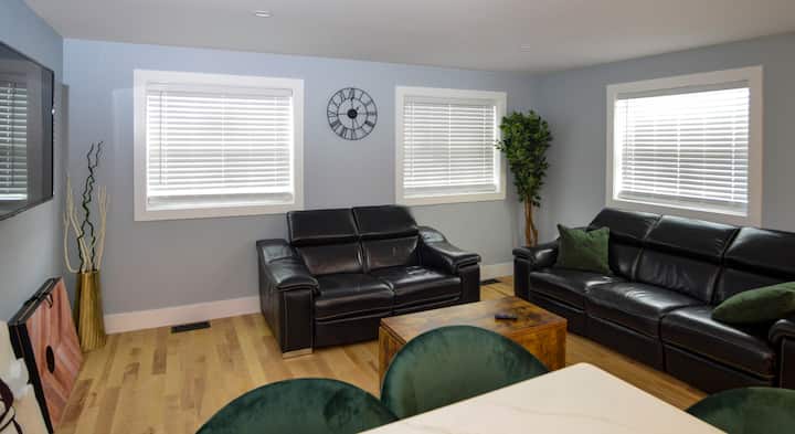 Lake Access 4 Bed 3 Full Bath - Chelmsford, MA