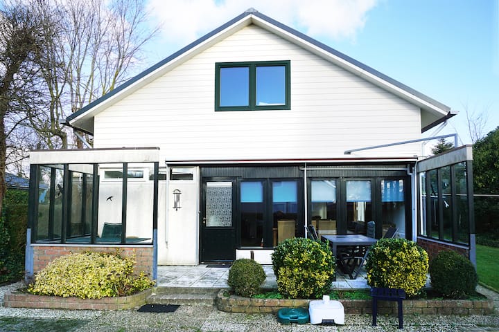 Keizerskroon 30 - Gezellig Familiehuis - Texel