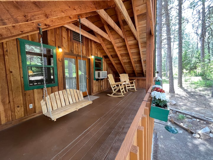 Log Cabin Retreat W/ Game Room - Garden Valley, ID