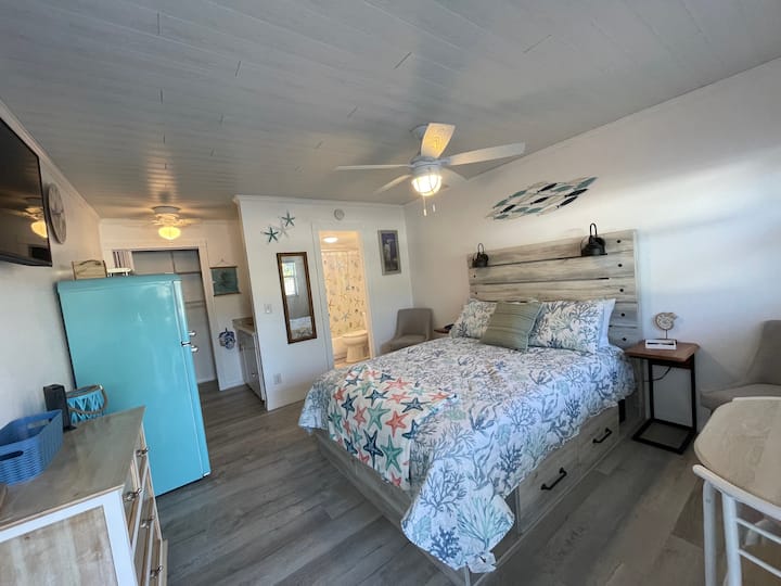 Beach Paradise On Venice Island - Venice, FL